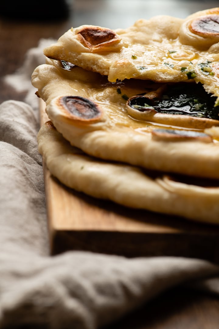 Indisches Naan Brot Rezept aus der Pfanne mit 7 Zutaten