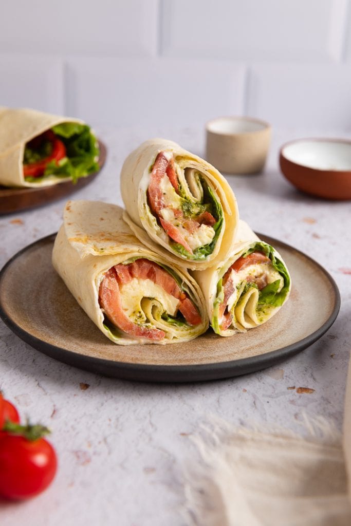 Tomate Mozzarella Wrap in 10 Minuten (Vegetarisch)