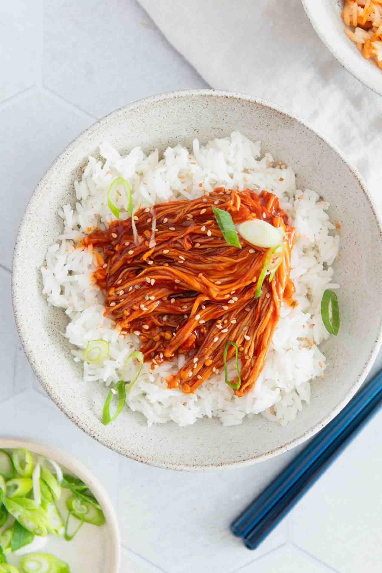 Wie bereitet man Enoki Pilze zu